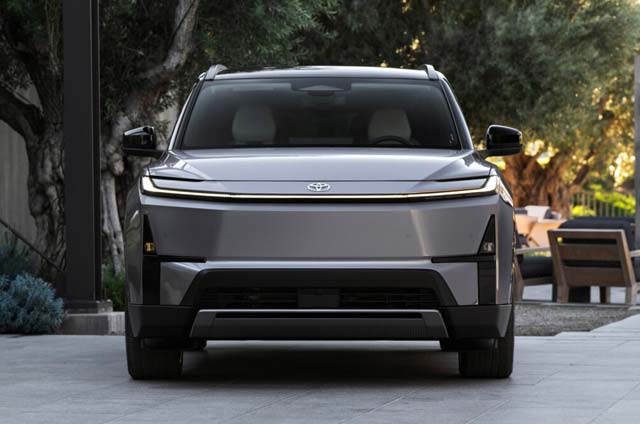 Toyota Expands EV Lineup With New 3-Row Highlander